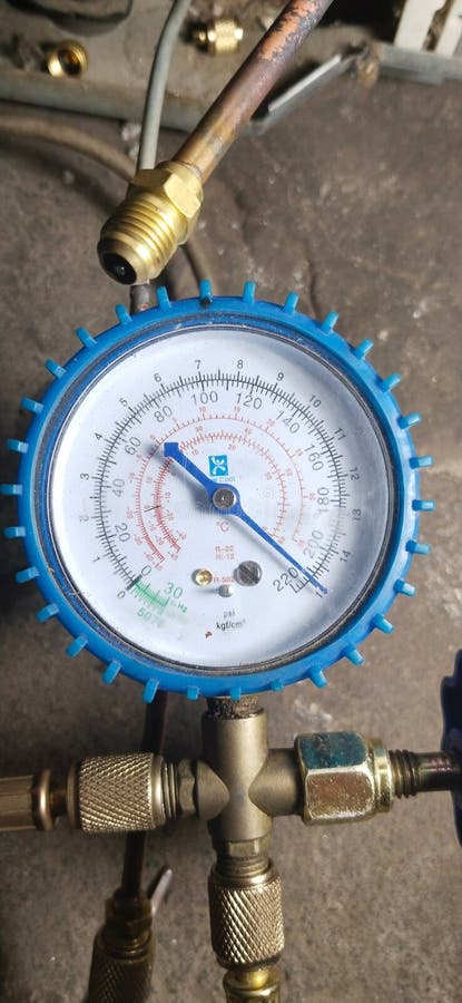 Pressure Measuring Instrument Stock Image - Image of circle, spoke ...
