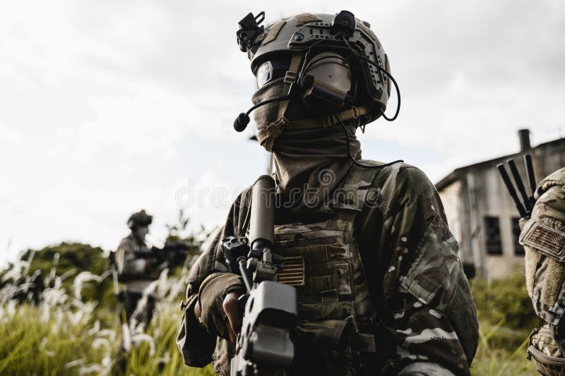 Smart Teamwork of Soldiers Running Forward and Attacking Enemy Stock ...