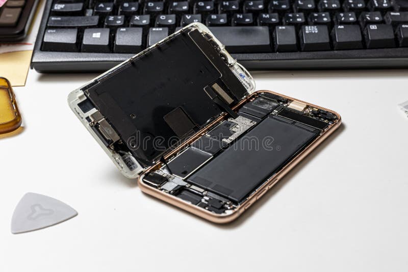 Smartphone Battery Replacement, Repair, LCD Panel Replacement Stock ...