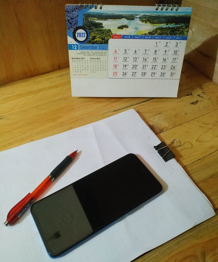 Smartphone Pen Book Kalender Stock Image - Image of table, kalender ...