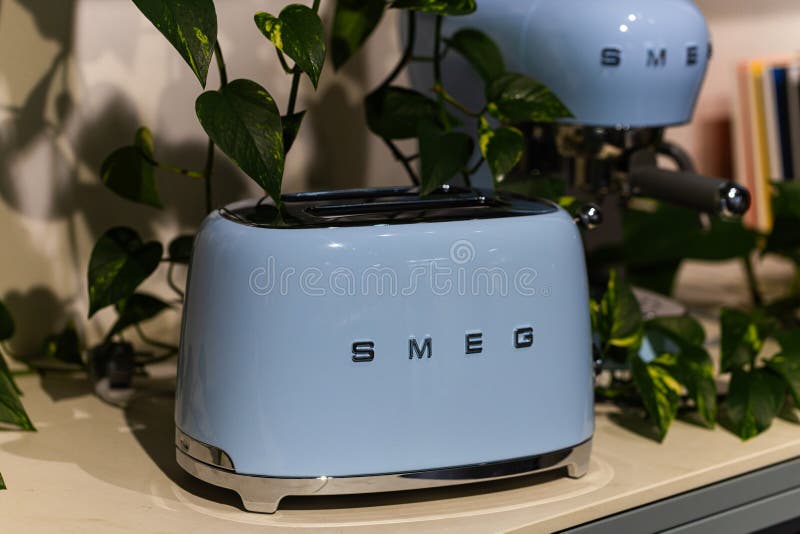 SMEG toaster in kitchen editorial photography. Image of cooking - 383049592