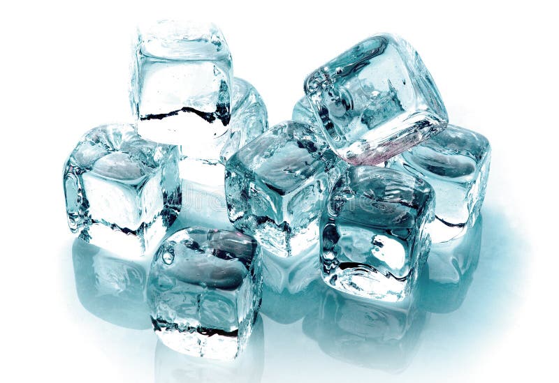 Ijsblokjes stock afbeelding. Image of blauw, dauw, dalingen - 1866913