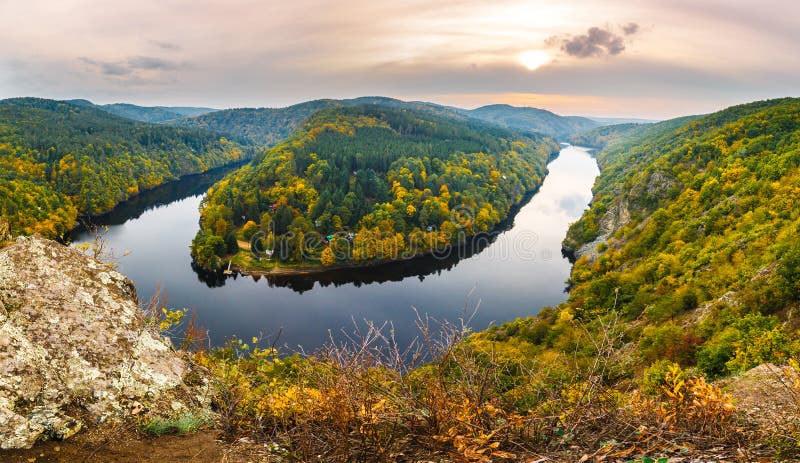 Ausblick-Major In Die Moldau-Fluss Stockfoto - Bild von ausblick ...