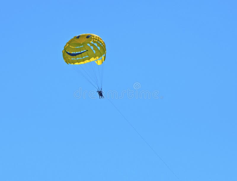 Smiley Face Yellow Parasail Editorial Photo - Image of wind, para: 42343791