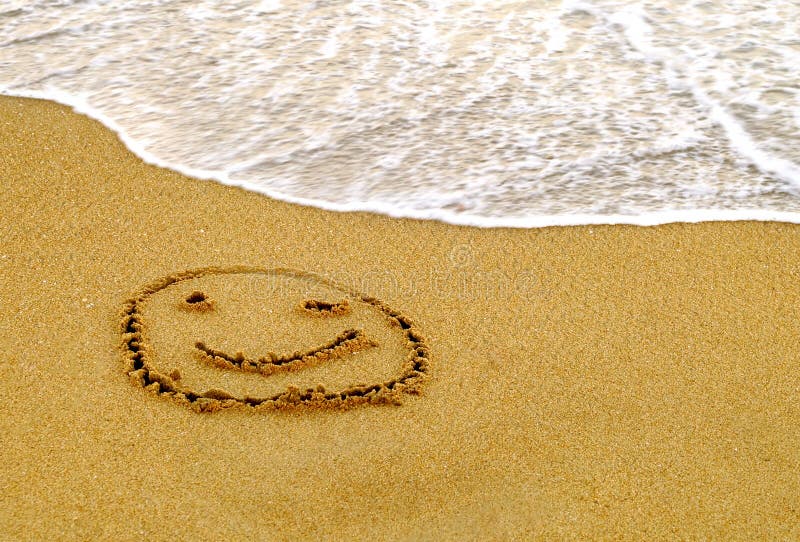 Smiley sur la plage photo stock. Image du idée, sable - 31415980