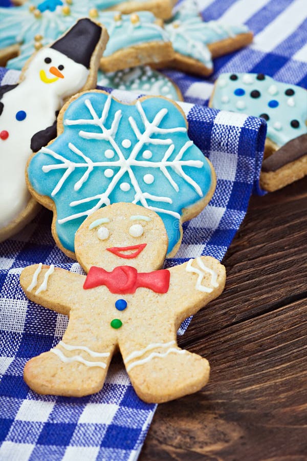 Smiling gingerbread men stock photo. Image of life, cakes - 34675040