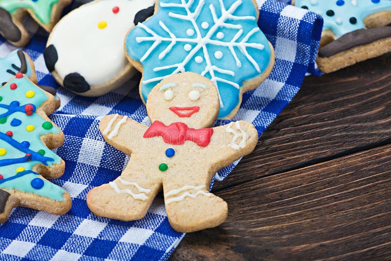 Smiling gingerbread men stock photo. Image of biscuit - 35044488