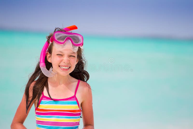 Girl Ready To Swim and Dive Stock Image - Image of beach, goggle: 10375483