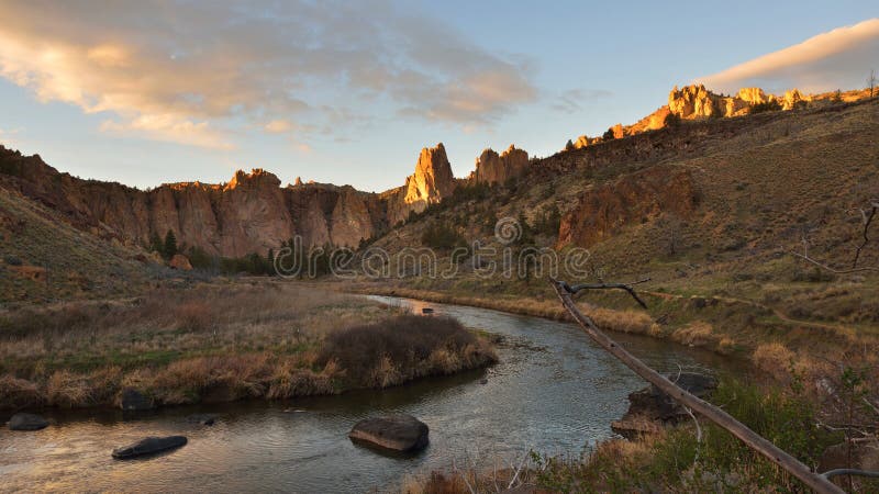 Smith Rock and Crooked River at Sunset Stock Image - Image of clouds ...