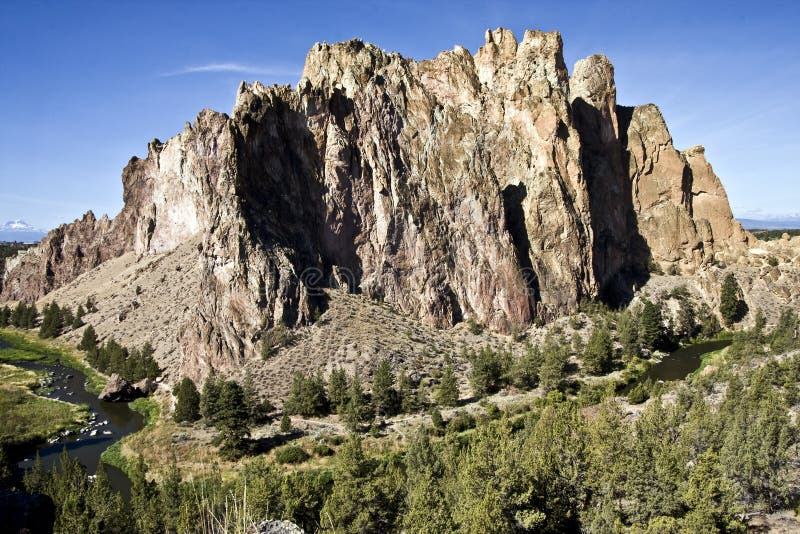 Smith Rock (Oregon) stock image. Image of rocks, river - 35315967