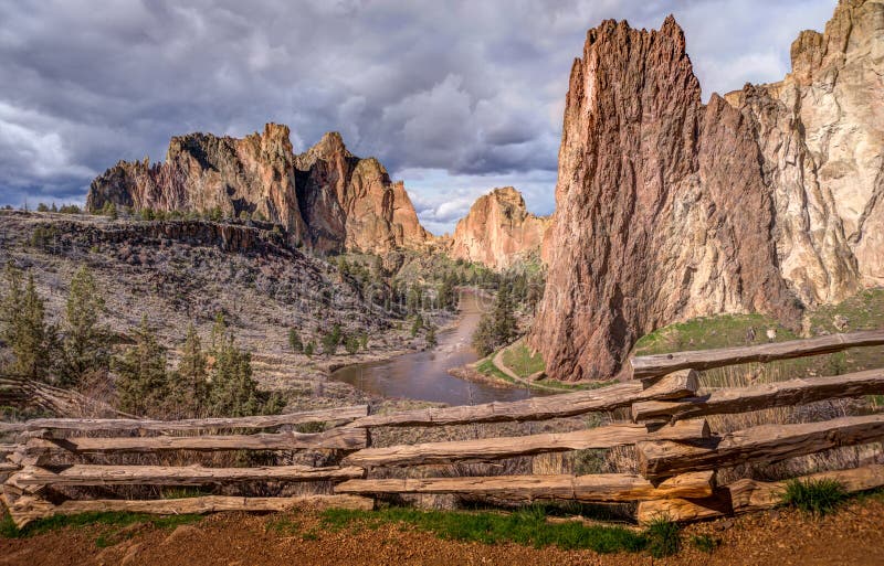 Smith Rock State Park in Central Oregon Stock Image - Image of river ...