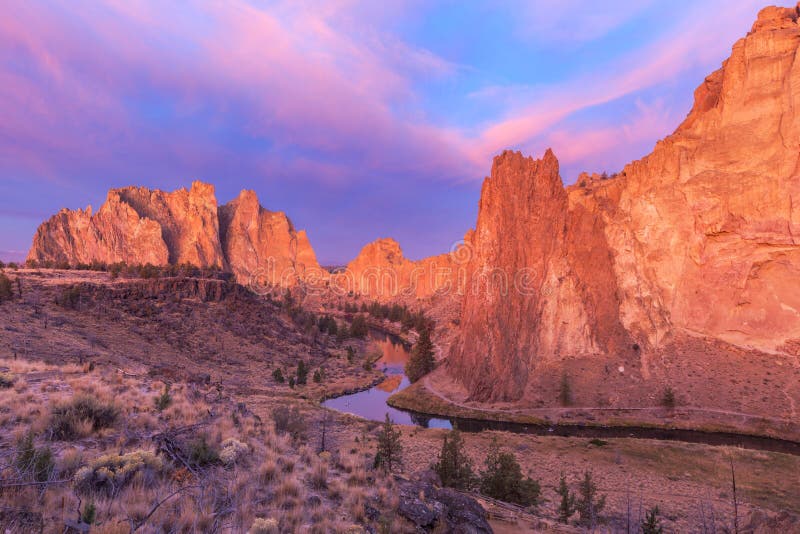 Smith Rock State Park stock image. Image of desert, crooked - 65619825