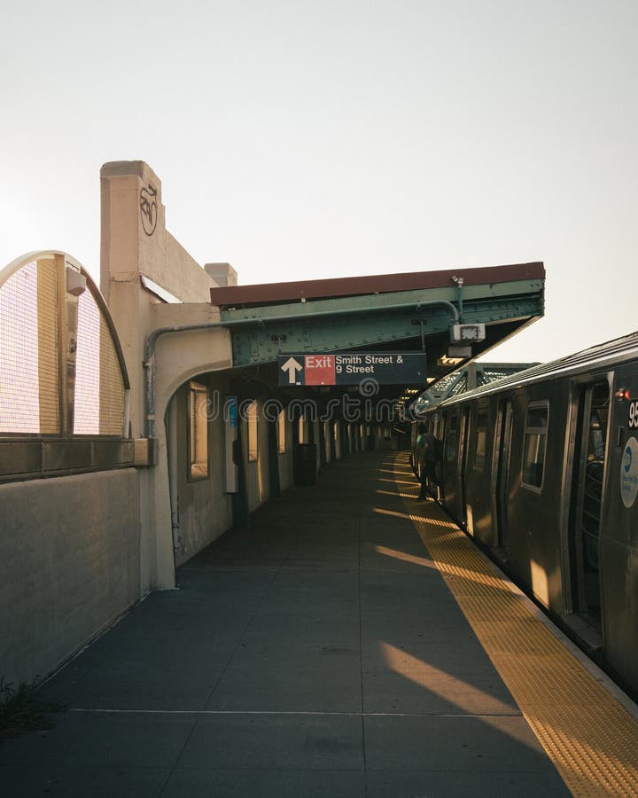 Smith-9th Streets Subway Station, in Gowanus, Brooklyn, New York Stock ...