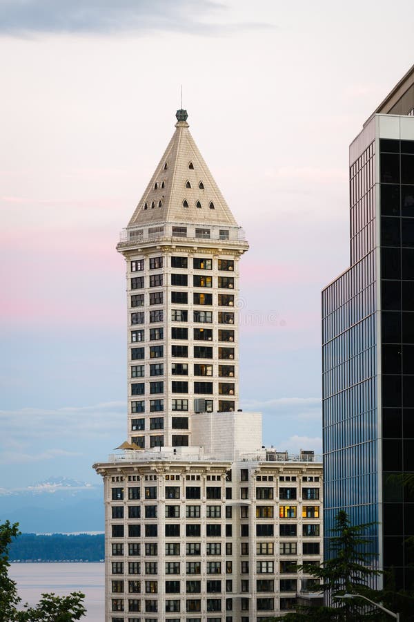 The Smith Tower in Downtown Seattle Glows in the Dawn Light Editorial ...