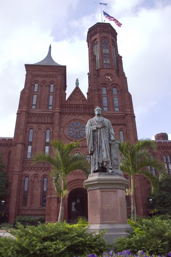 Smithsonian Castle editorial photo. Image of statue, brick - 1548396