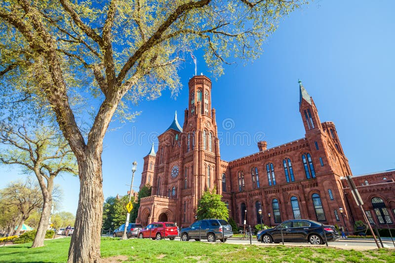 Smithsonian Castle in Washington DC Editorial Stock Photo - Image of ...