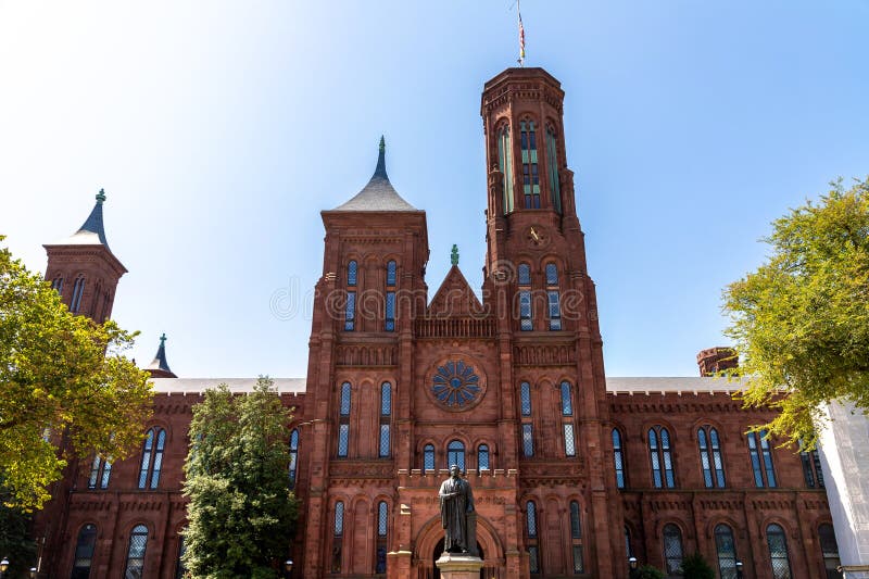Smithsonian Castle in Washington DC Editorial Stock Photo - Image of ...