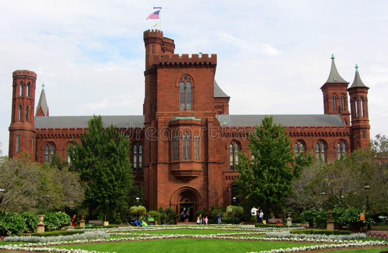 Smithsonian Institution Castle, Washington DC Editorial Photography ...