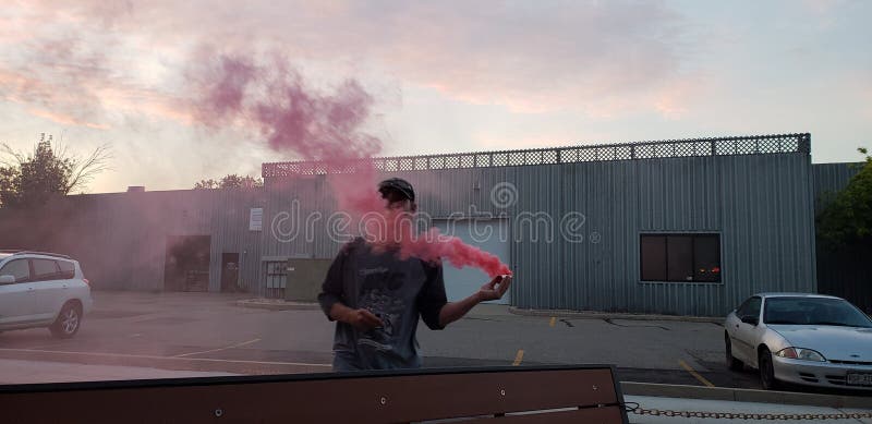 Smoke bomb editorial photography. Image of slow, experiment - 120928407