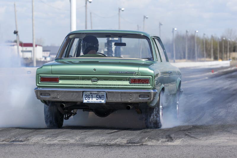 Drag racing editorial stock image. Image of canadian - 40586879