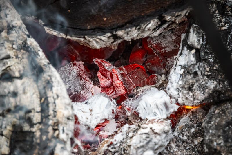 Smoldering Embers of Burning Wood Stock Photo - Image of glowing ...