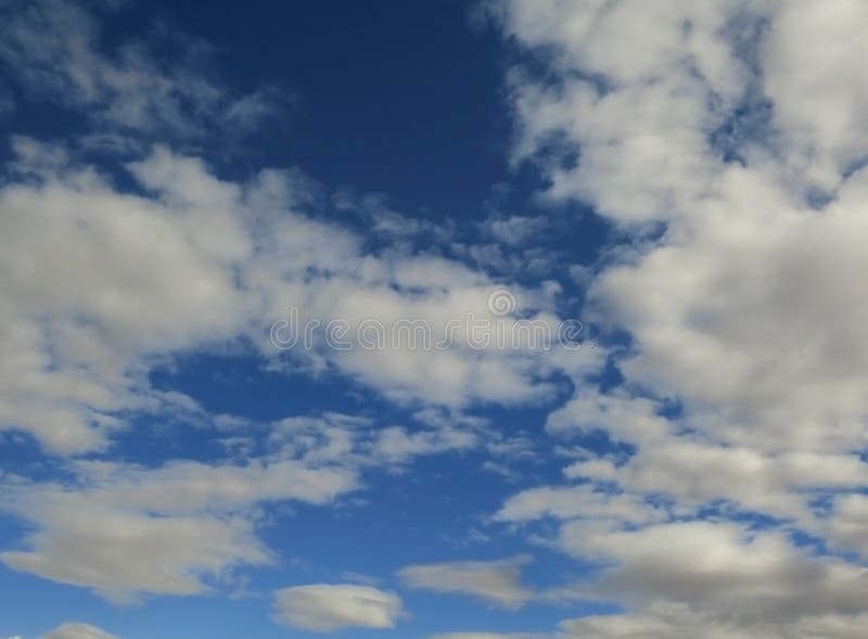 Smooth Clouds Texture, Gradient Day Time Sky Background Stock Photo ...