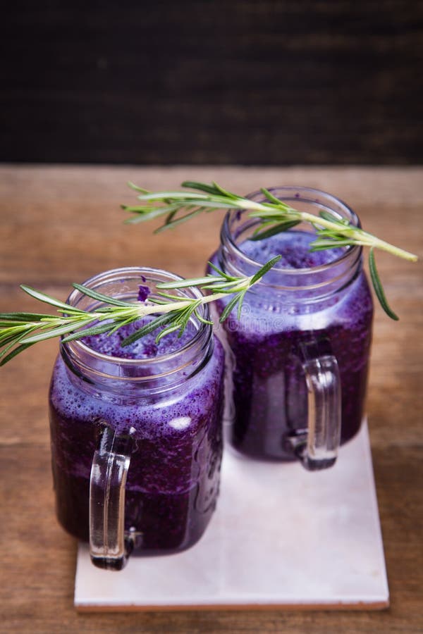 Smoothie Drink from Cabbage Stock Image - Image of juice, drink: 90550559
