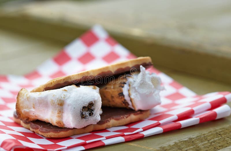 Smore for dessert stock image. Image of smore, sugar - 40803759