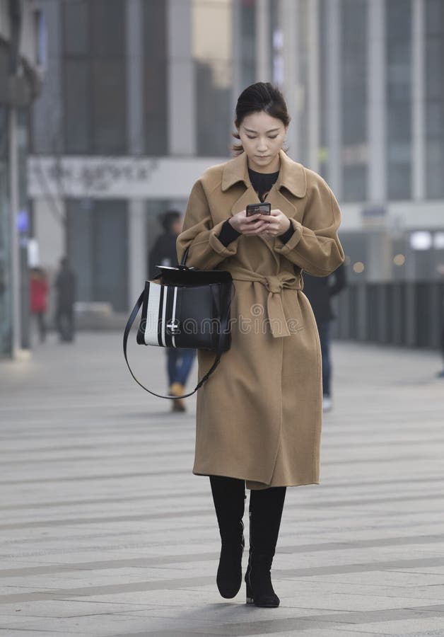 Snap portrait of a girl editorial stock image. Image of modern - 82904439