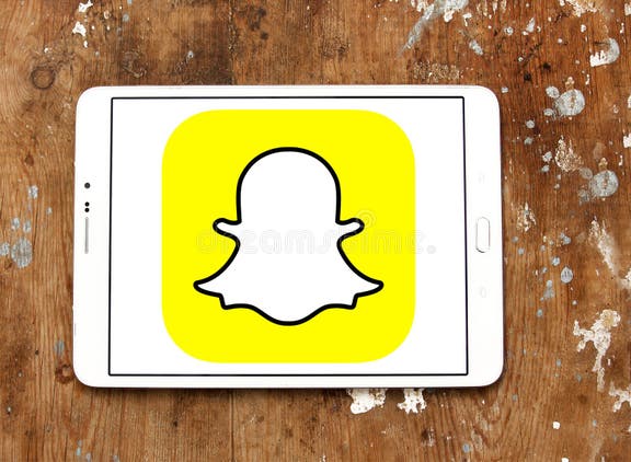 Snapchat logo editorial photo. Image of mania, globalization - 89718321