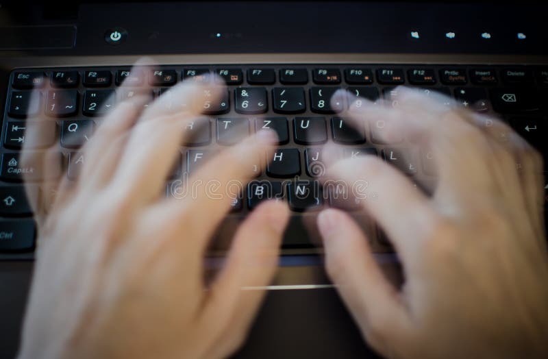 Snel typend stock foto. Image of motie, mededeling, bevinding - 26634628