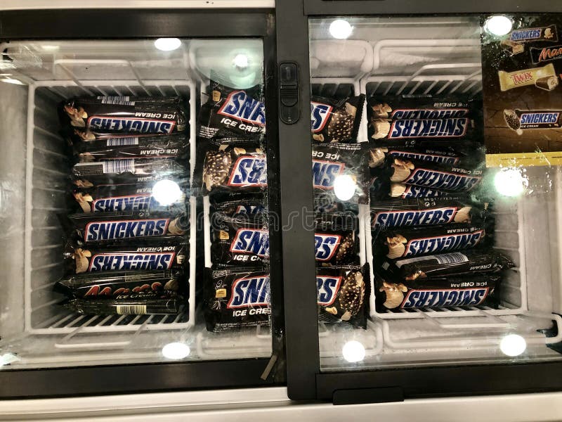 Snickers Ice cream editorial stock image. Image of company - 201159964