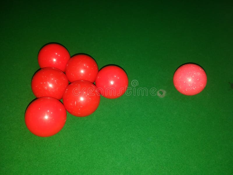 Snooker Billiard Balls in Triangle Shape 库存照片 - 图片 包括有 形状, 三角: 168113622