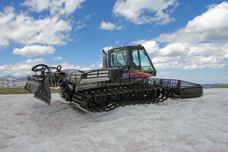 A Snow Cat in the Summertime Editorial Image - Image of compactor ...