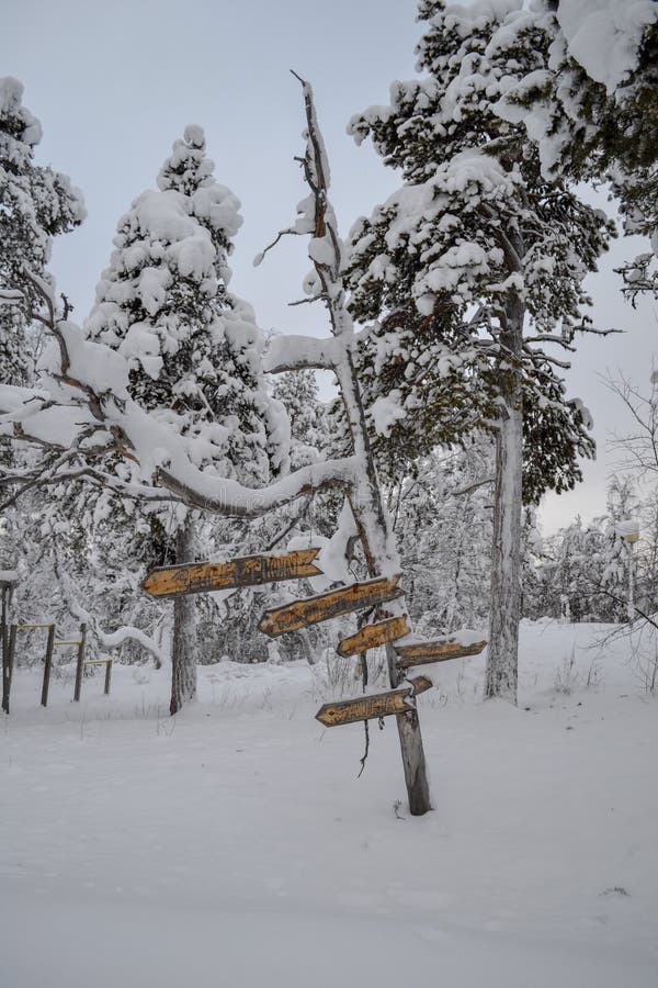 Snow covered sign post editorial stock photo. Image of sign - 113455783