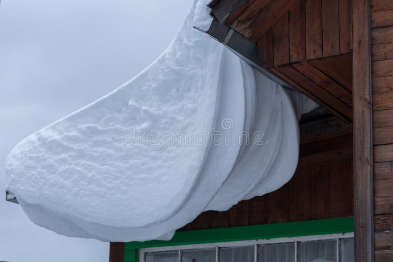 Snow drift on roof stock image. Image of beauty, roof - 83687909