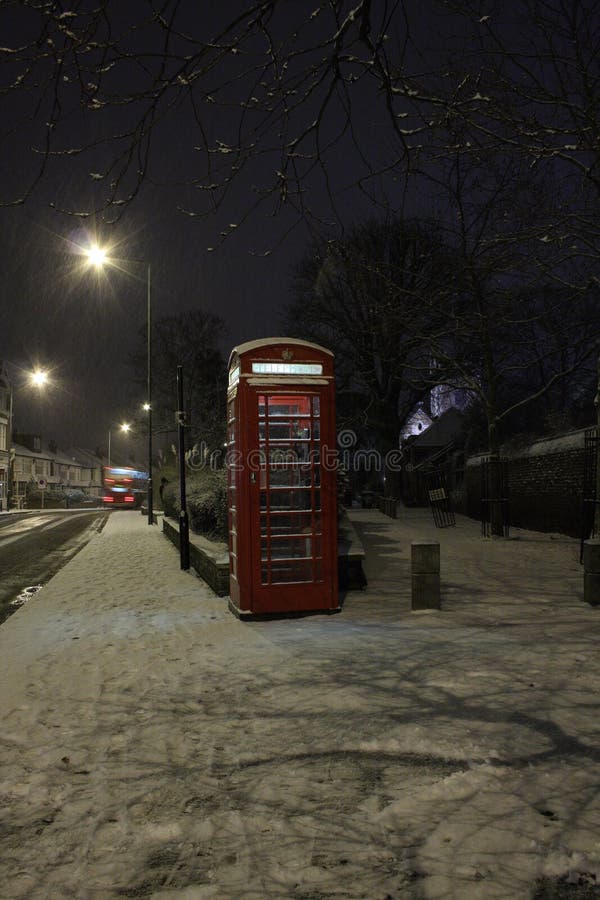 Snow falling in London editorial stock image. Image of symbol - 7995114