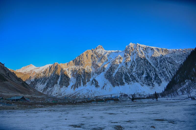 Snow Filled Mountains at Sonmarg Stock Image - Image of fall, scene ...