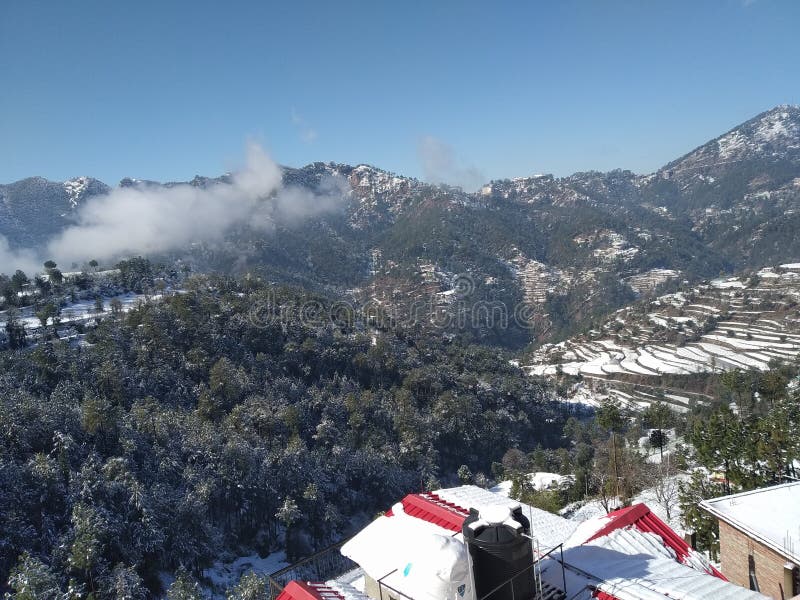 Snow and fog on mountain stock image. Image of scenery - 171418539