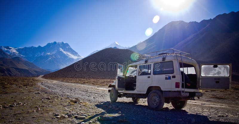 Snow mount on front editorial image. Image of view, road - 49459370