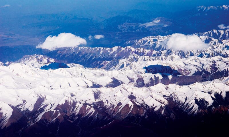 Snow mountain in china stock image. Image of path, freeze - 9187595