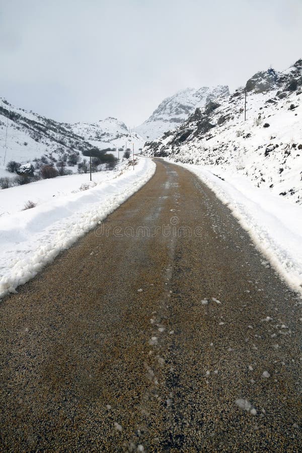 Snow Mountain Road stock photo. Image of leon, arbas - 63834500