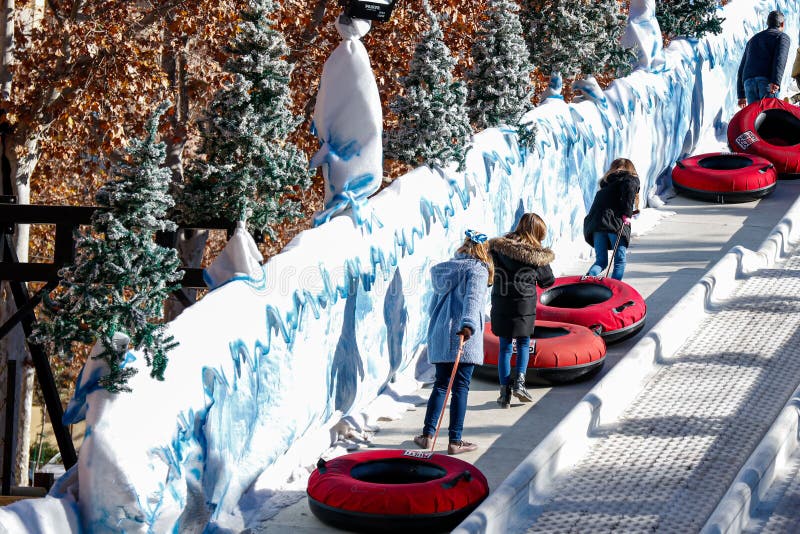 Snow park editorial image. Image of activity, park, people - 173750110