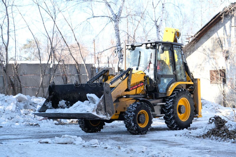 Snow Removal Equipment, Bulldozer Machine, Cleaning of Melted Snow ...