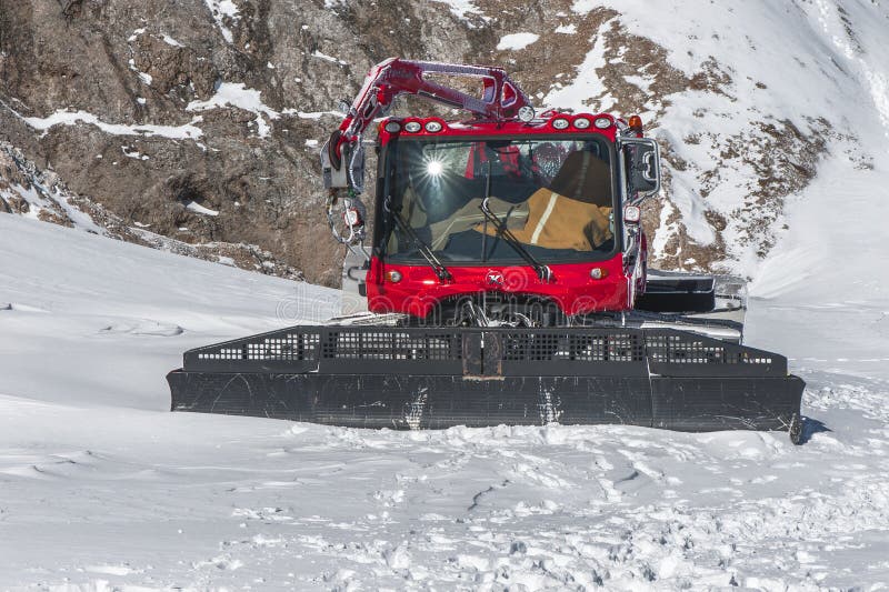 Snow removing machine editorial photo. Image of dolomites - 69583296