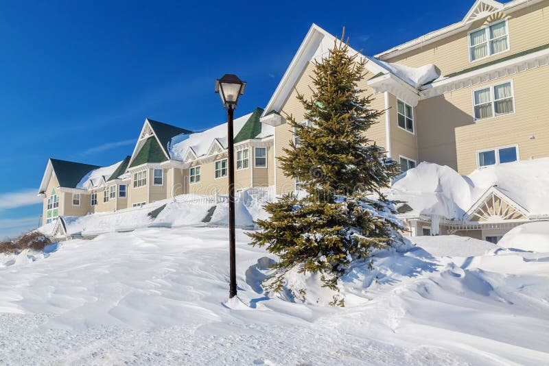 10,188 Snowbank Stock Photos - Free & Royalty-Free Stock Photos from ...