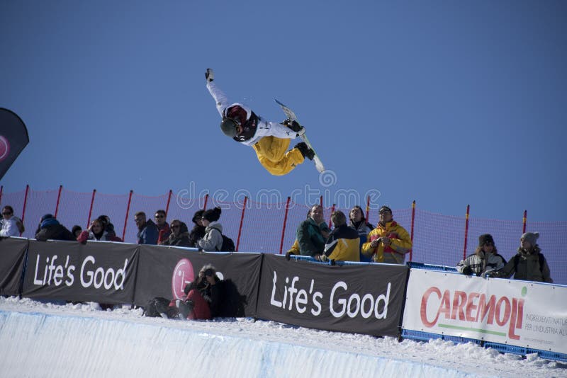 Snowboarder in action editorial photo. Image of alps - 13427461