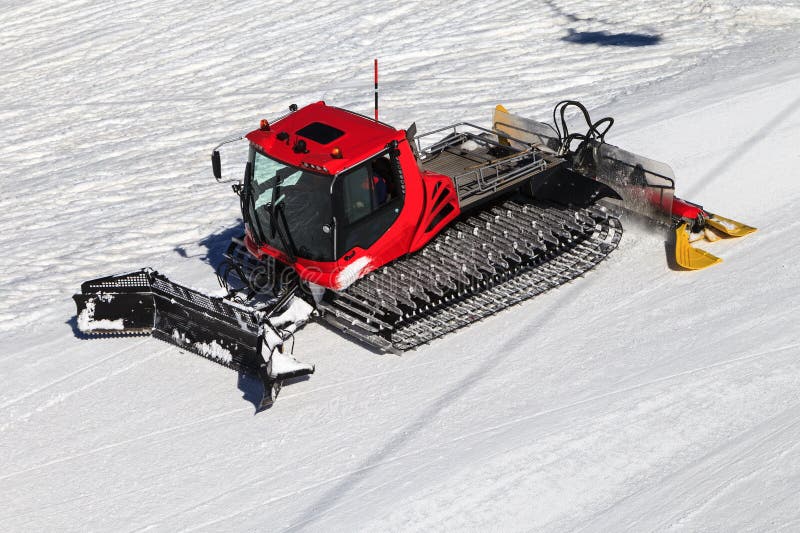 Snowcat stock afbeelding. Image of voorbereiding, kruipster - 48167421