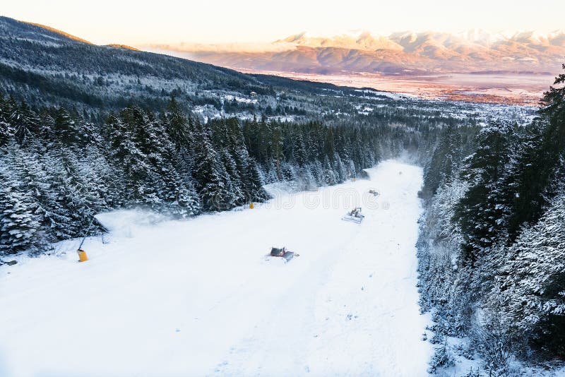 Snowcat Preparation Ski Slope Stock Image - Image of equipment, nature ...