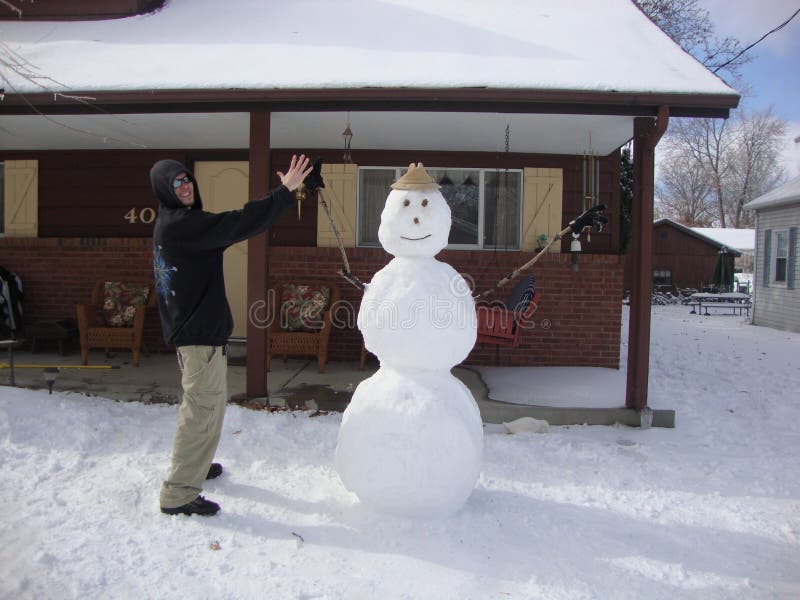 Snowman, Snow, Winter, Freezing Picture. Image: 124772374
